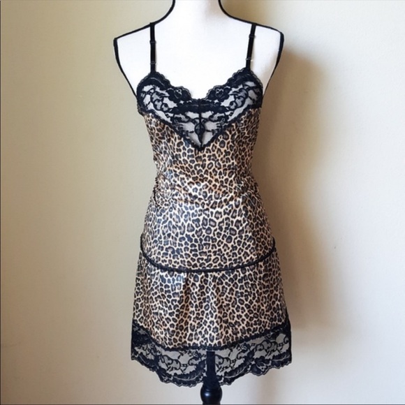 Vintage | Intimates & Sleepwear | Vintage Vassarette Leopard Print ...